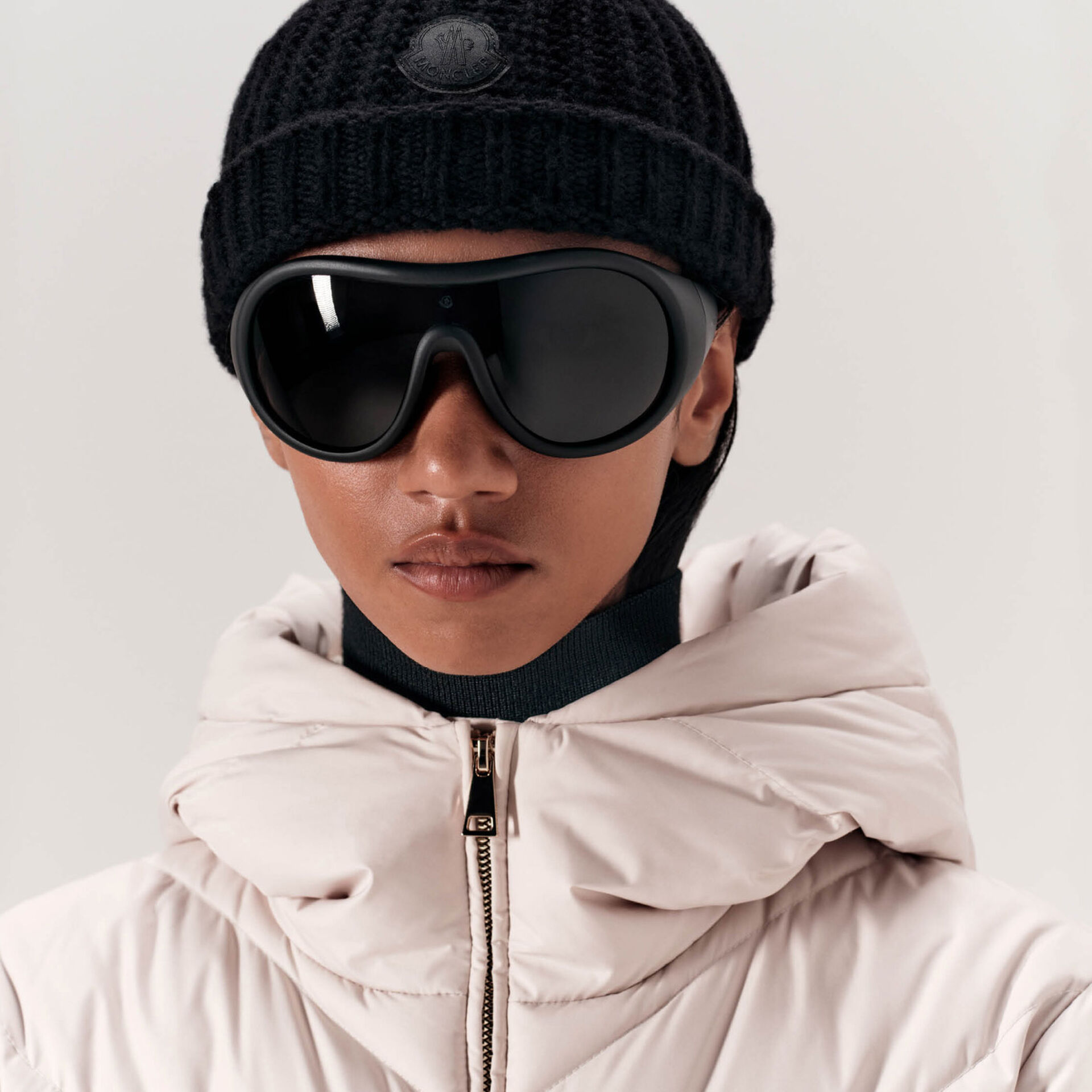 Moncler网上商店 — 羽绒服、大衣和服装