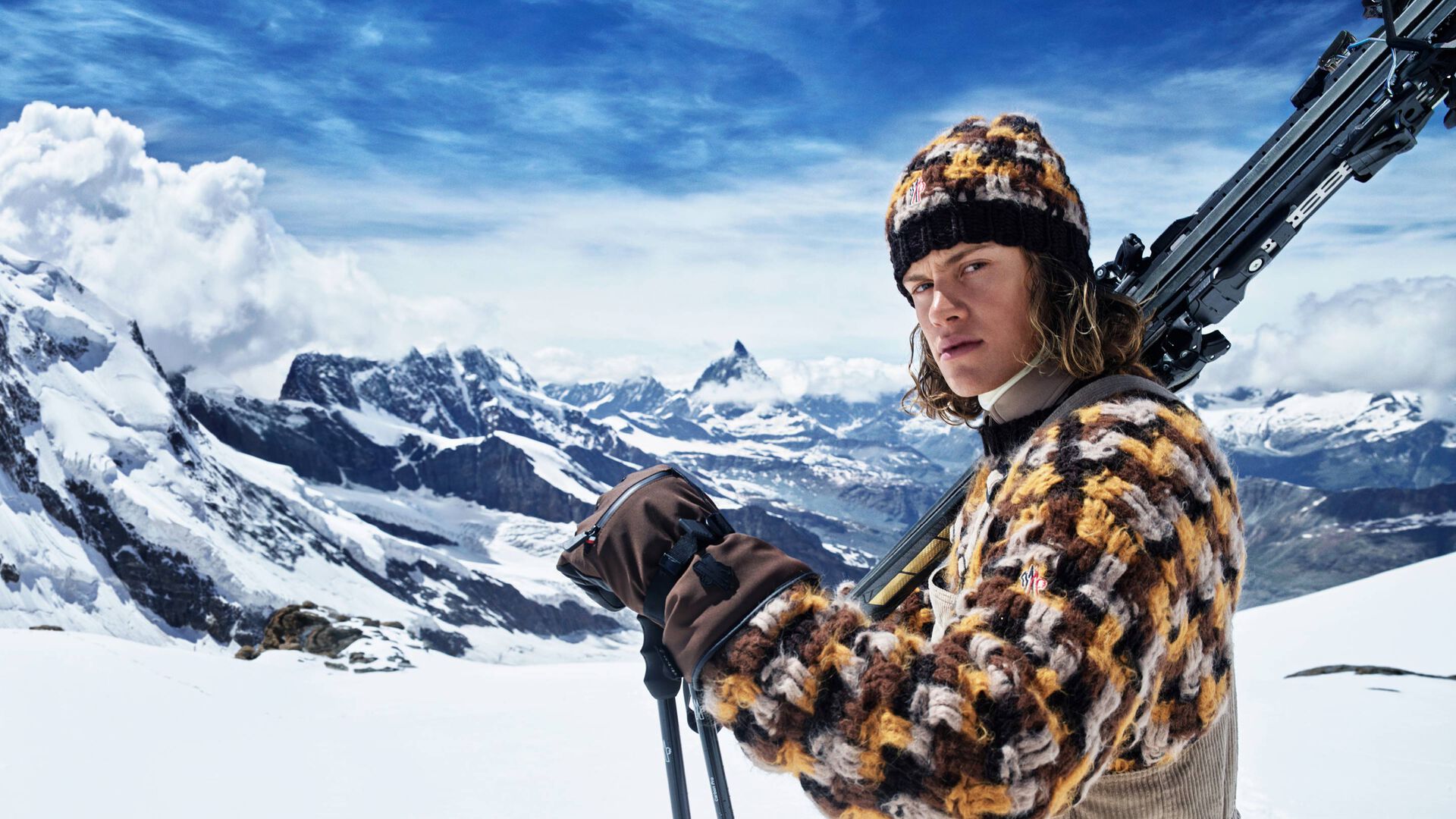 Moncler Romania Online Shop — Down jackets, vests, and clothing